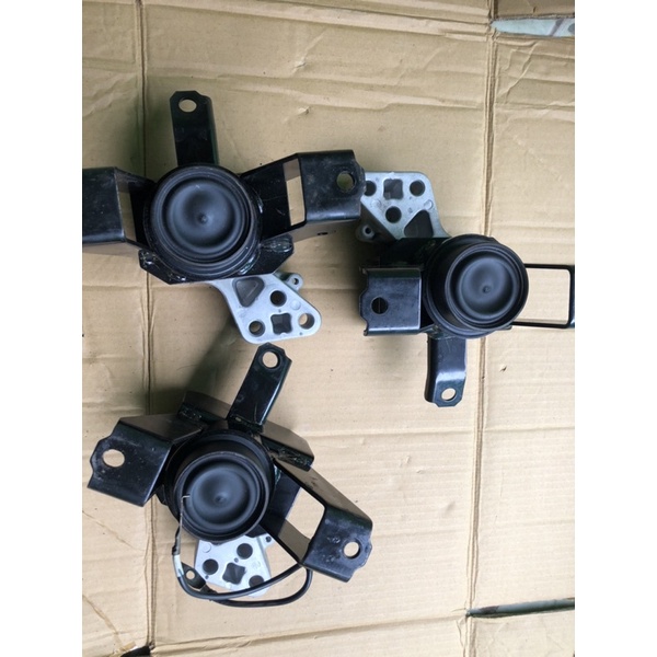 Mitsubishi xpander Right Hand engine mounting Machine | Shopee Malaysia