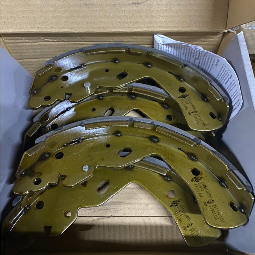 ***NISSAN NAVARA 2015 D23T BRAKE SHOE REAR / BELAKANG BRAND TAN CHONG (1 SET = 4PCS) #D4060 ...
