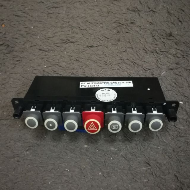 ORIGINAL PROTON GEN2 BASIC CENTRE SWITCH | Shopee Malaysia