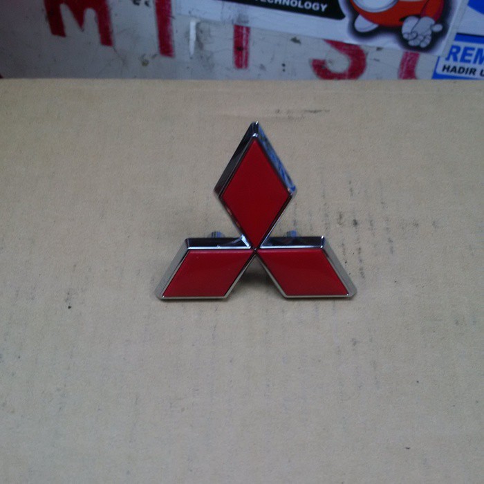 Mitsubishi Three Diamond logo emblem | Shopee Malaysia