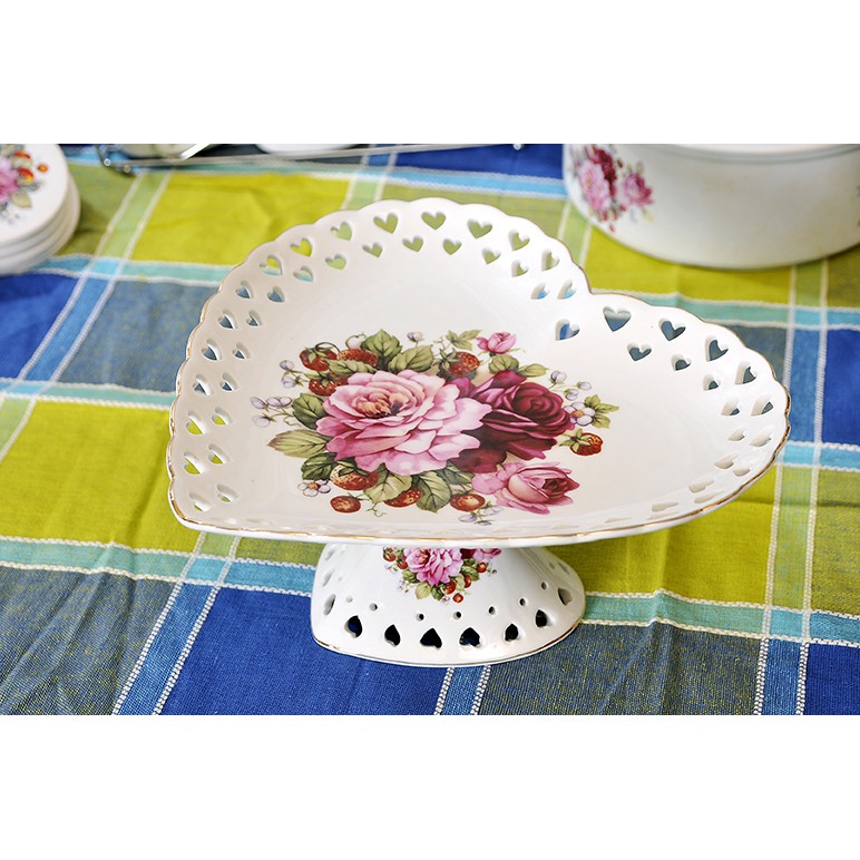 Porcelain Serving Plate with Stand Heart-Shaped ROSE Tableware ...