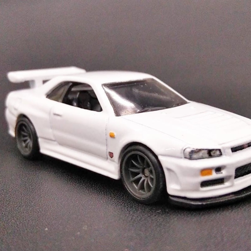 | Diecast Hot Wheels NISSAN SKYLINE PREMIUM DIORAMA GARAGE R34 R33 R32 ...