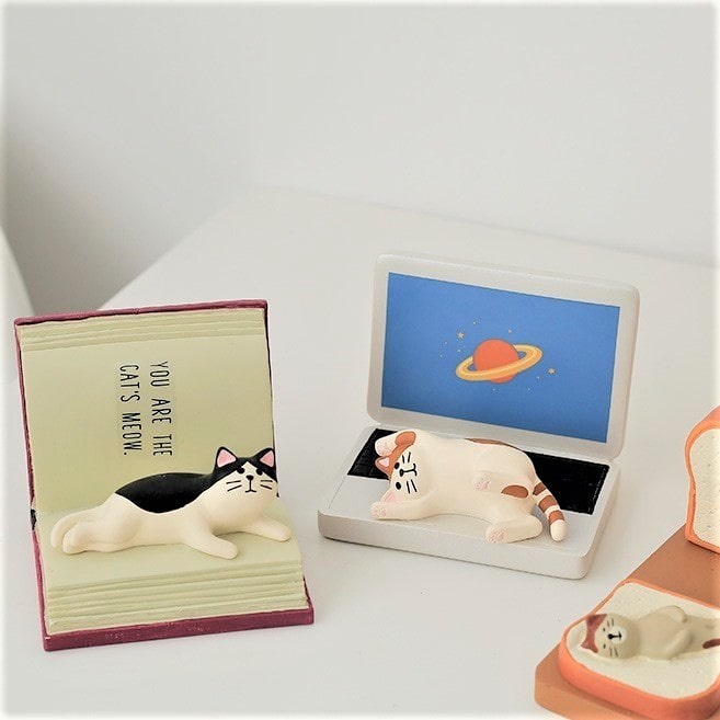 [WITH FREE GIFT] Cute Lazy Kitten Cat Phone Tablet Holder Stand | Toast ...