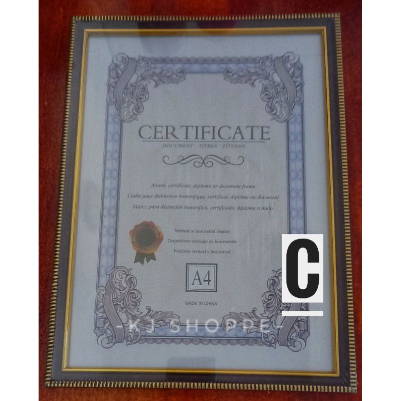 Bingkai gambar/sijil A4 Frame certificate/photo frame A4. | Shopee Malaysia
