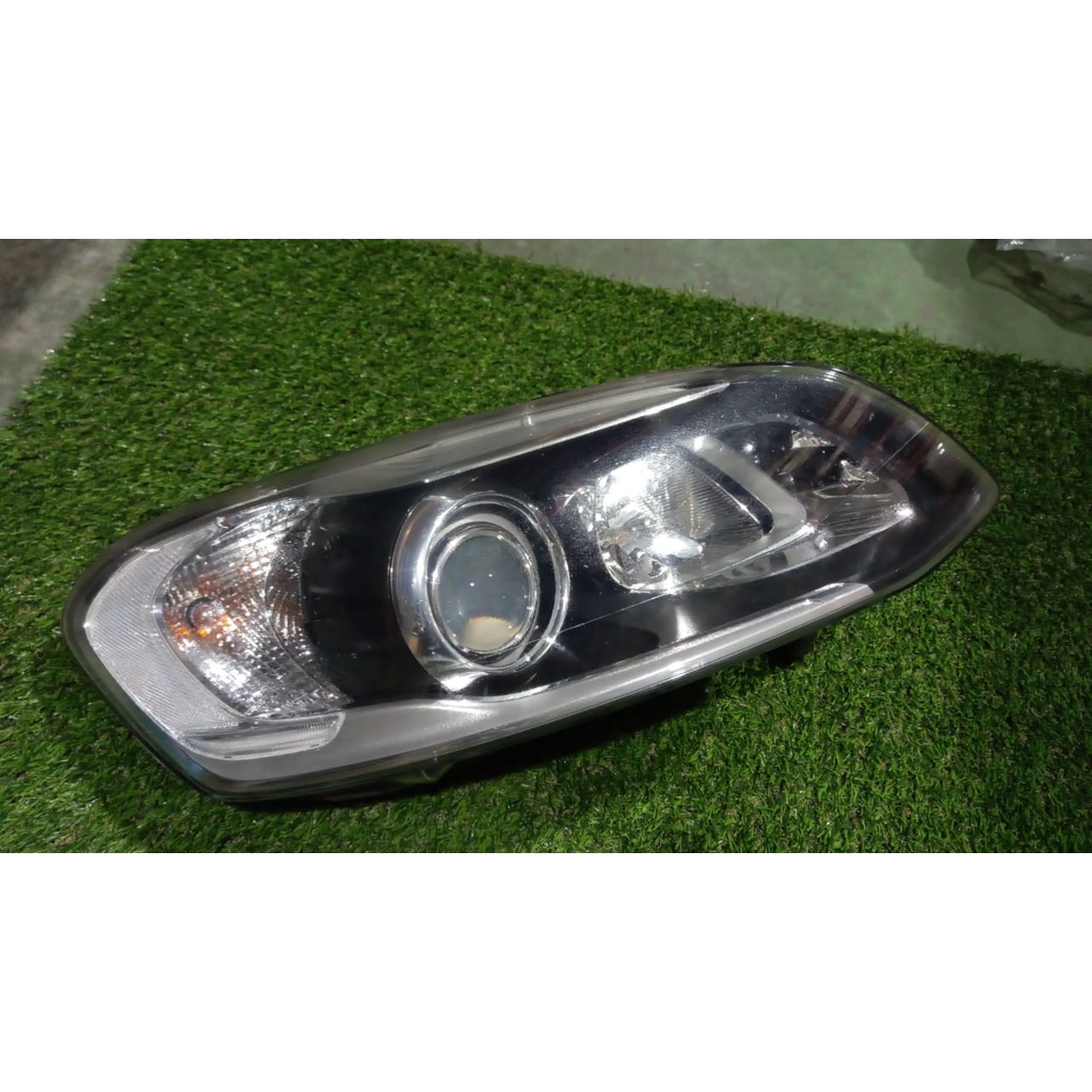 VOLVO XC60 HEAD LAMP EMPTY RH (2 ECU CORNER LIGHT) | Shopee Malaysia
