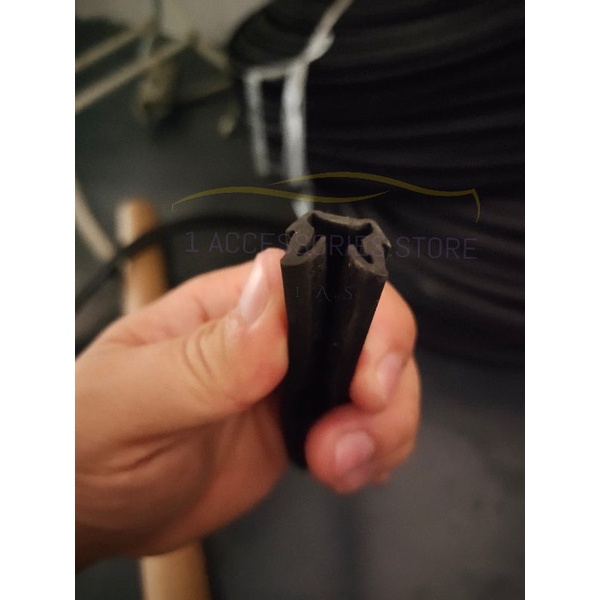 Door Run channel /Moulding universal (1 Meter) | Shopee Malaysia