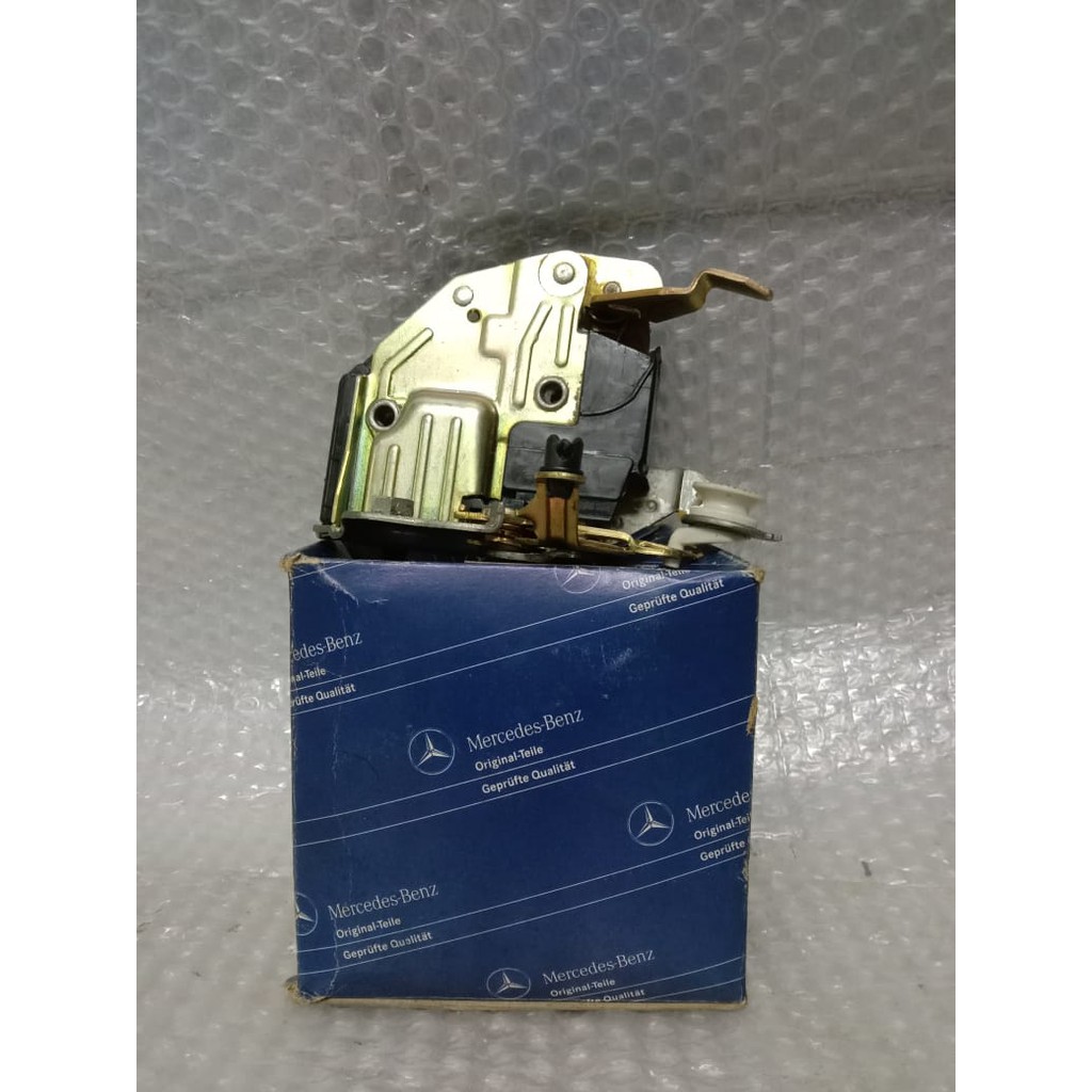 MERCEDES-BENZ W124 FRONT DOOR LOCK (ORIGINAL) (RIGHT) | Shopee Malaysia