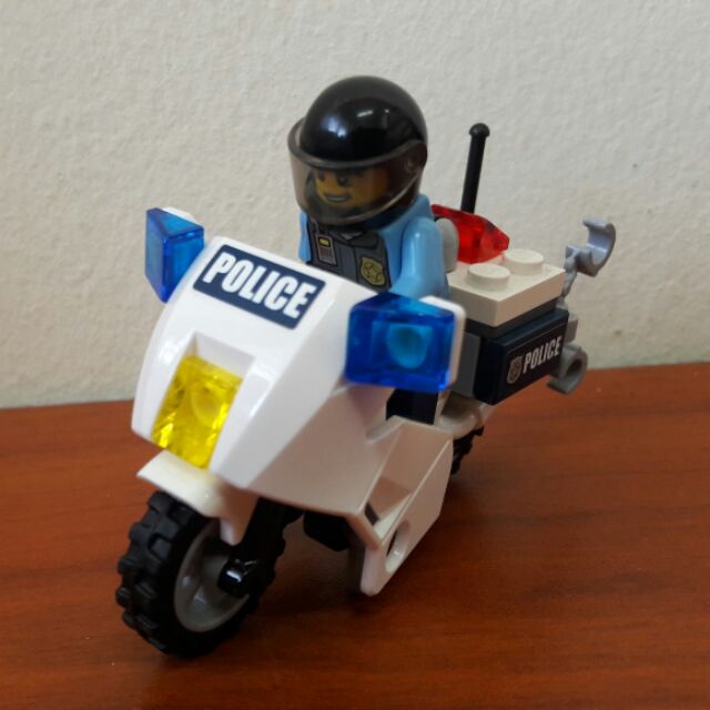 Lego Police Motorcycle and Policeman High Speed Chase Set | Shopee Malaysia