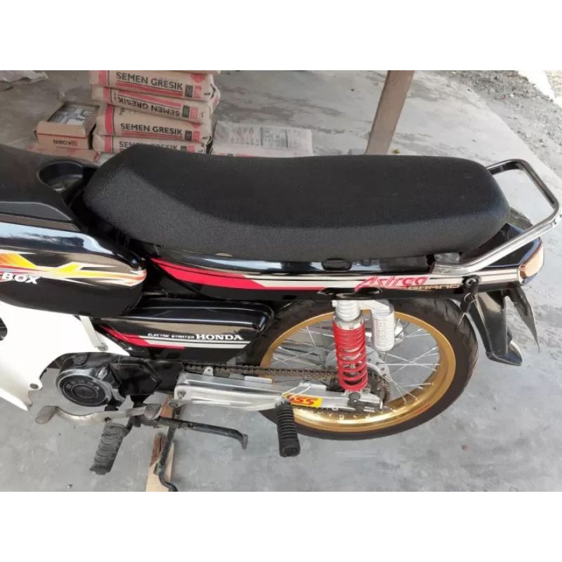 Astrea GRAND MODIF ROADRACE SEAT WITH PLAIN SANDING LEATHER MOTIF ...