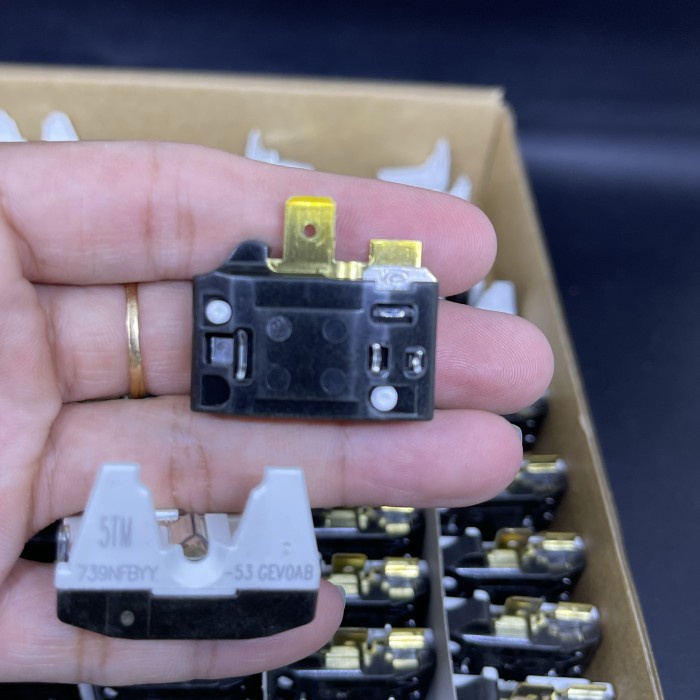 Overload Flat Fridge 1/2 1 / 3HP (5TM 739NFBYY) original Clixon HWS27 ...