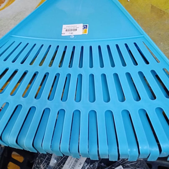 Cakar Rumput Biru Blue Grass Rake Penyakar daun sampah Penyakar Rumput ...