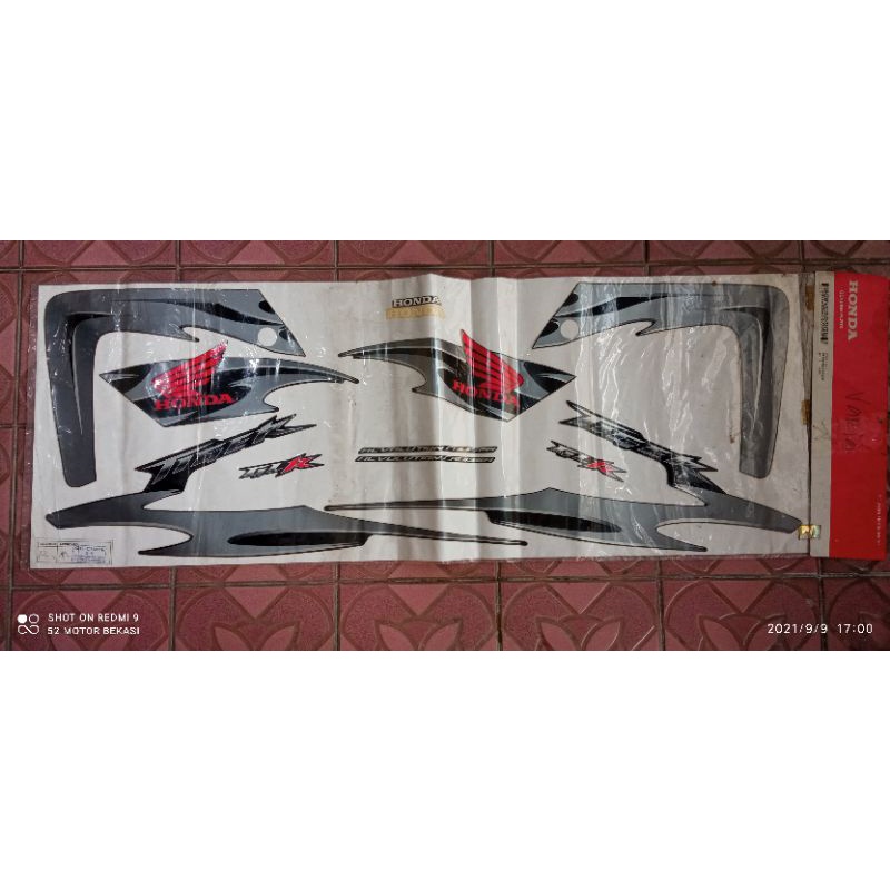 HITAM Striping Body Sticker honda tiger revo 2006 Black CW original ahm ...