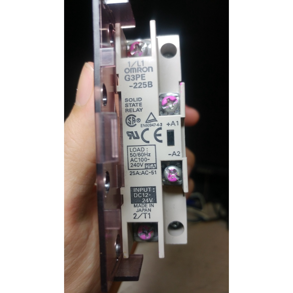 Semiconductor relay OMRON G3PE-225B-DC12-24 and OMRON G3PE-235B-DC12-24 ...