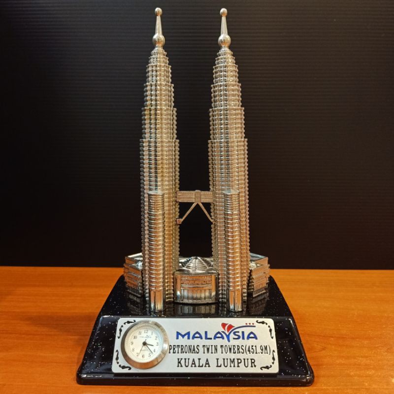 🔥20CM KLCC TWIN TOWERS WITH CLOCK METAL BASE SOUVENIR | Shopee Malaysia