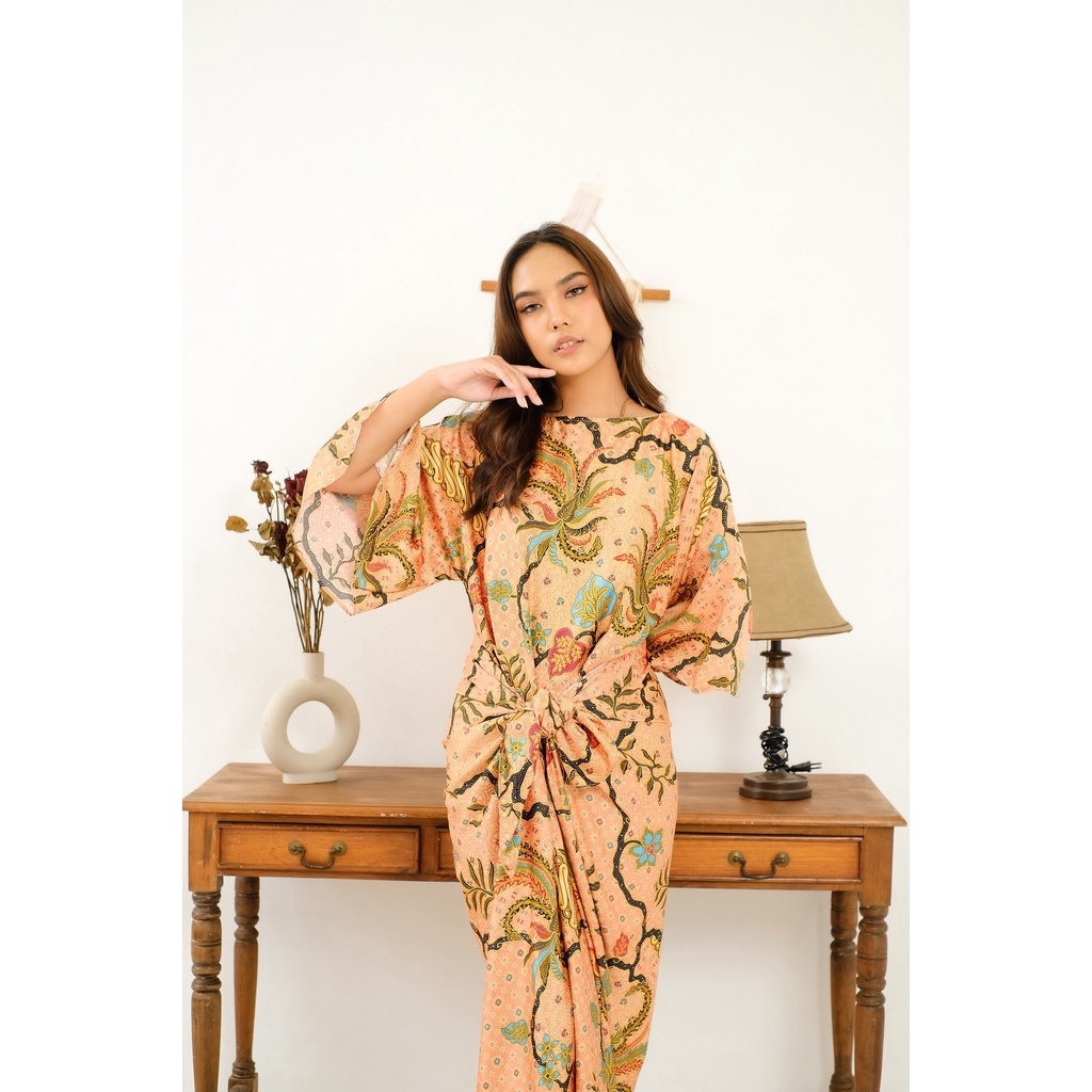 Kaftan abaya Batik Ikat Modern Sakura Series by Nazya | Shopee Malaysia