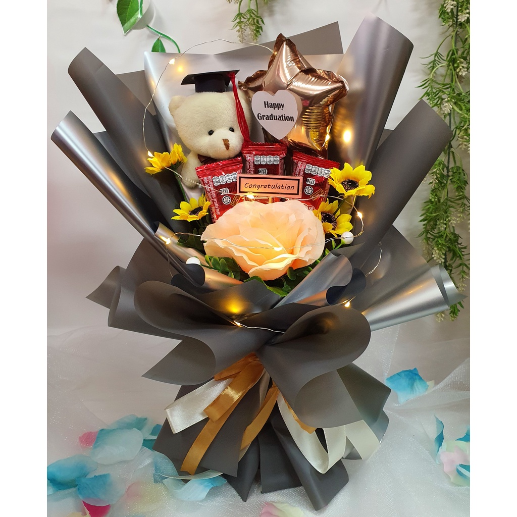 Bouquet Graduation Bear🐻 With Balloon🎈 And Chocolates🍫 | Shopee Malaysia