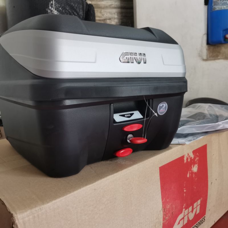 GIVI BOX 32LITERS BOLD V2 WITH BASE PLATE | Shopee Malaysia