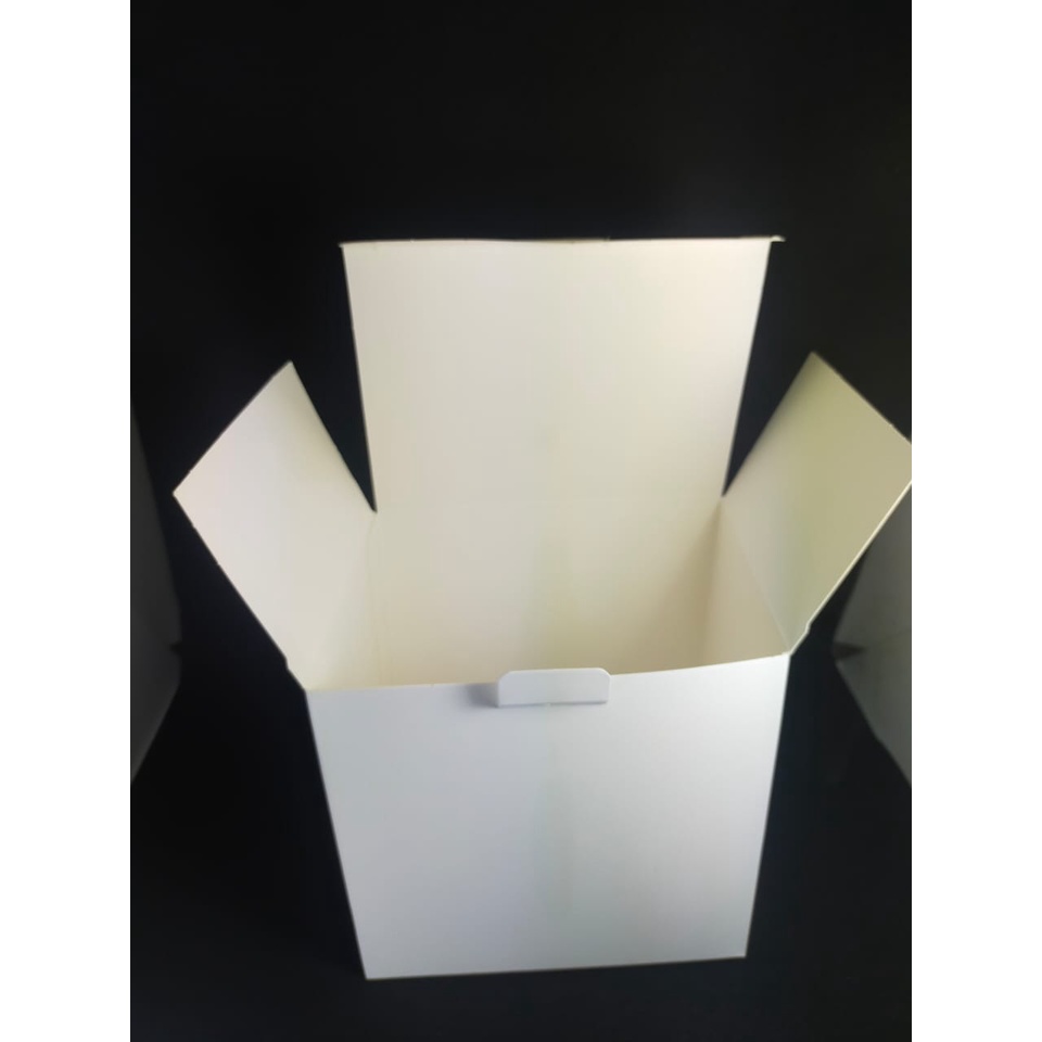 kotak kertas putih paper box 157mm(L) X 120mm(W) X 155mm(H) Strong Hold ...