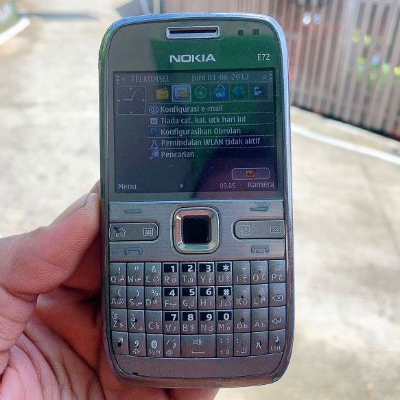 Nokia E72 HP Old School SECOND ORIGINAL Camera Music Mobile NOSTALGIA ...