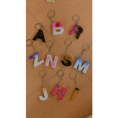 Keychain Huruf (Resin) | Shopee Malaysia