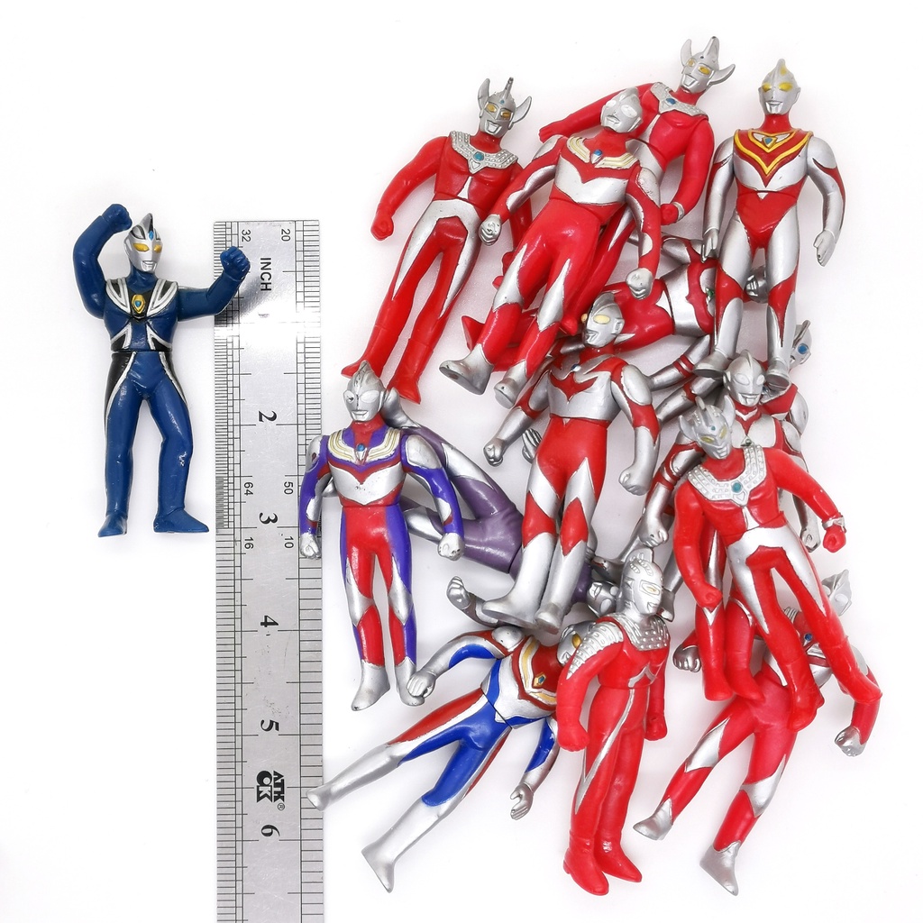 Pre Owned Bandai 3 inch ultra mini Ultraman ultimate collection candy ...