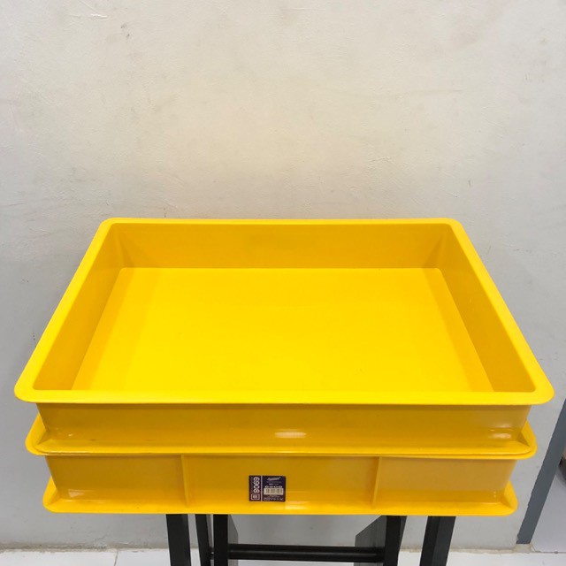 Yellow Plastic Cake Tray With Cover / Bakery Tray / Bread Tray / Food ...