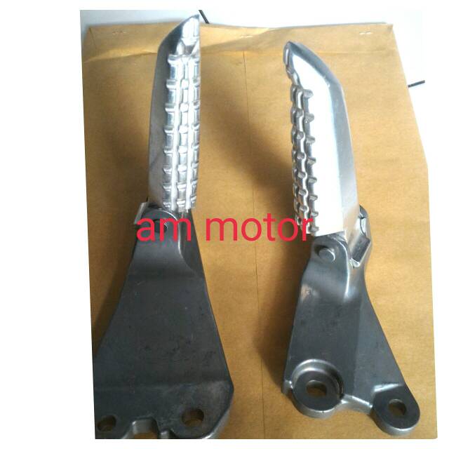Footstep brecket Foot step Rear Yamaha namx new 2020 original | Shopee ...