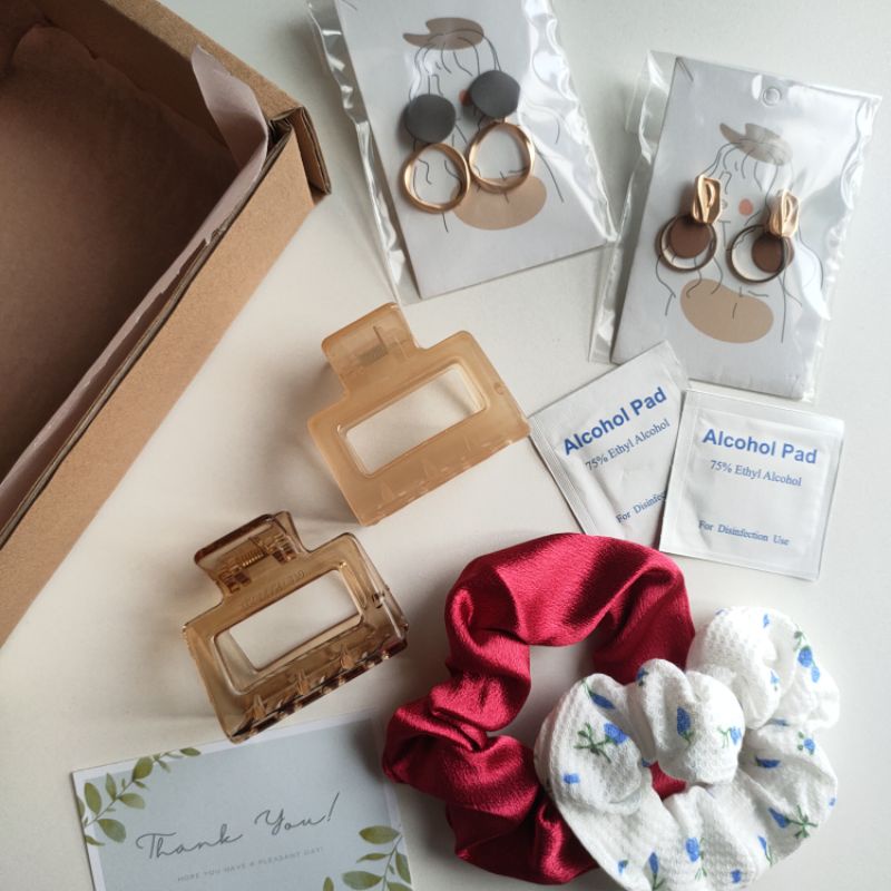 Merdeka Gift Box/ Surprise Gift Box/ Birthday Gift Box/ Mystery Gift ...