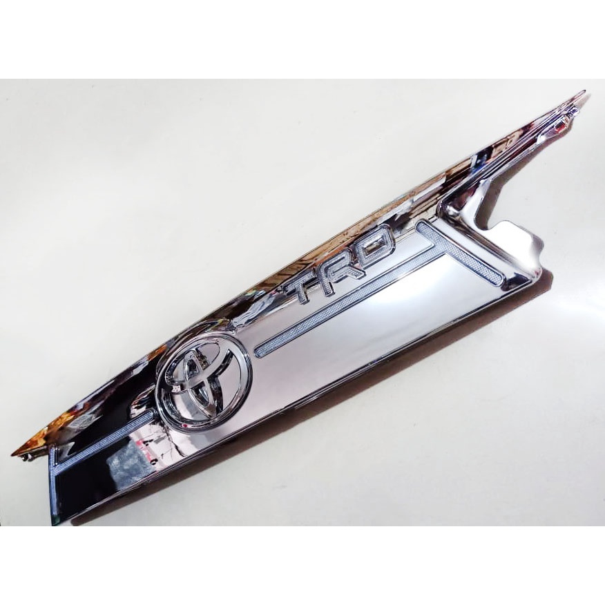 Toyota Innova 2016-2020 Chrome Trunk Lid With LED Light | Shopee Malaysia