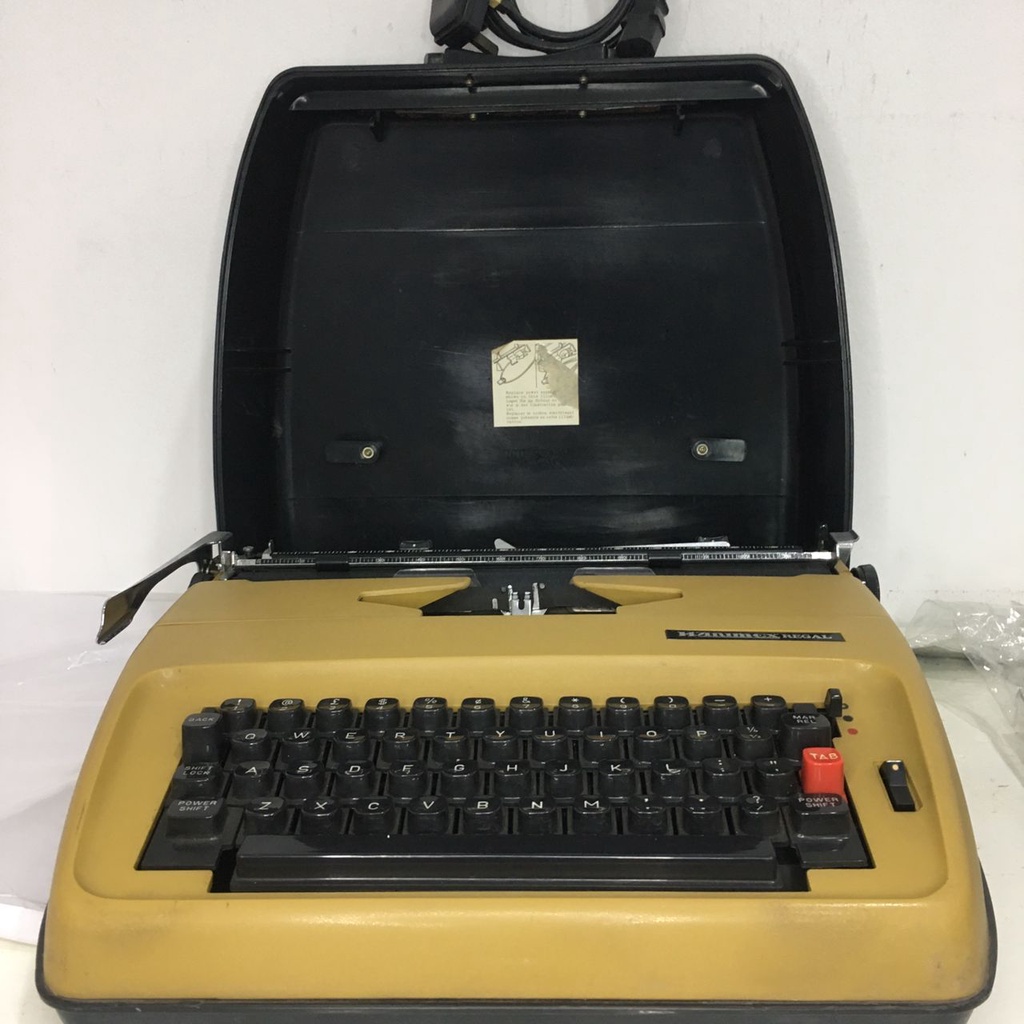 ANTIQUE TYPEWRITER HANIMEX REGAL (ANCIENT BUT STILL WORKING AND SAME AS ...