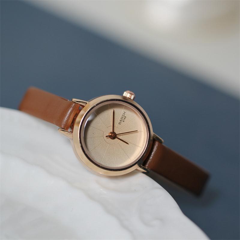 Simple and Beautiful round Quartz Watch Female Student Retro Watch ...