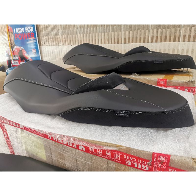 COMFORT SEAT ORIGINAL YAMAHA XMAX V2 ( MADE IN SPAIN) Ready stock ...