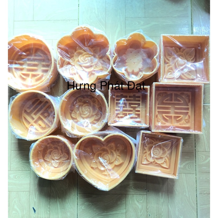 Collection of all kinds of sticky rice molds of all sizes, rose sticky ...