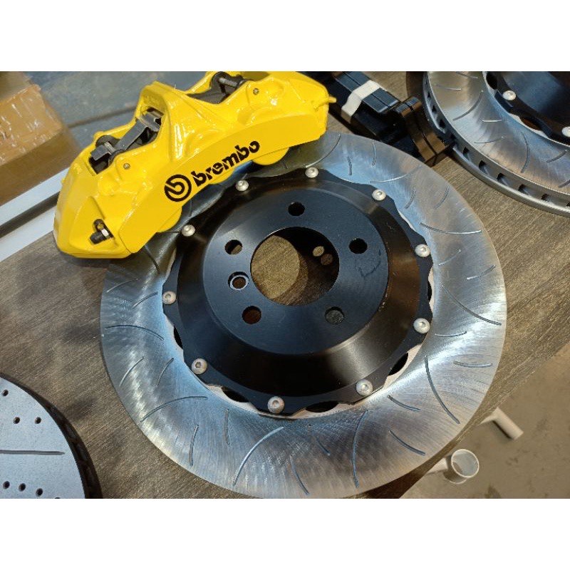 BMW F30 316/320/328 - Original Refusbish BREMBO GT6 Front Brake Kit 6 ...