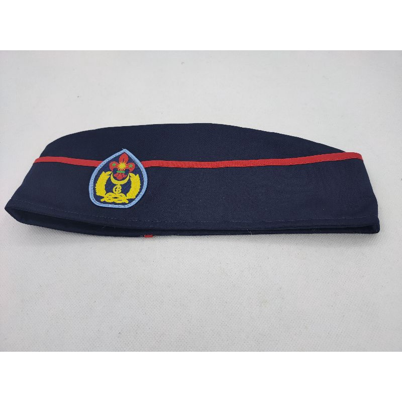 Skaf Pengakap , Topi Forage Pita Merah dengan Lencana | Shopee Malaysia