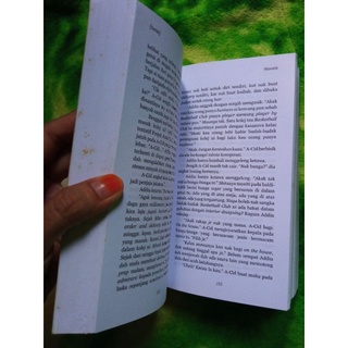 BUKU PRELOVED HLOVATE (KOMPILASI TUNAS & AABB) | Shopee Malaysia