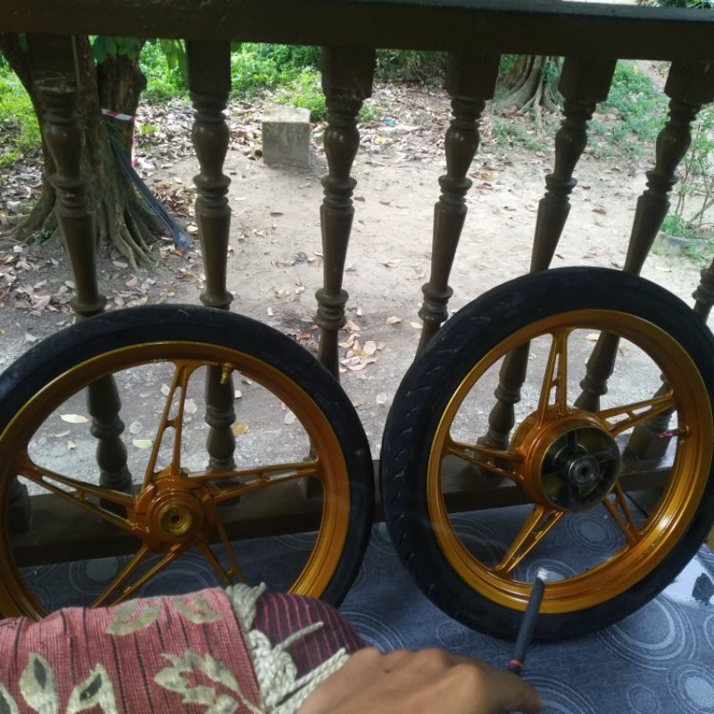 Rim yamaha Lc gold metalic | Shopee Malaysia
