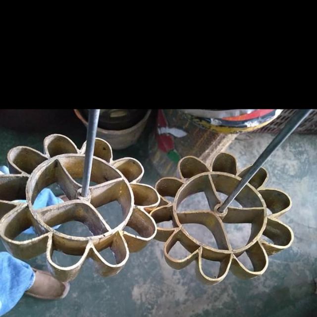 Acuan kuih loyang model lama saiz besar 4.inci | Shopee Malaysia