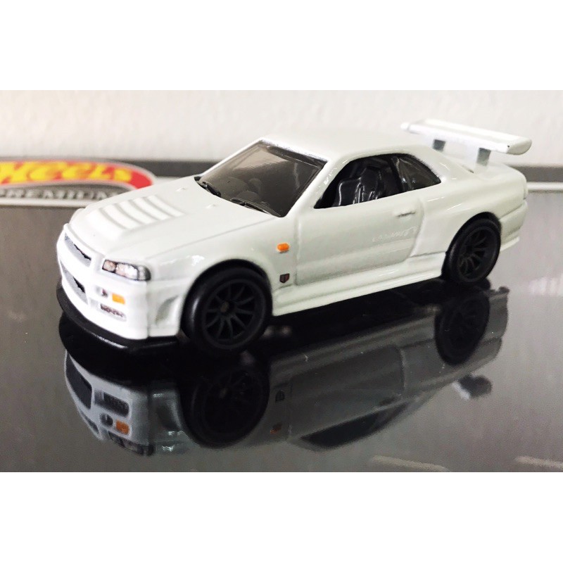 Hot Wheels Nissan GT-R Garage Nissan R32 Nissan R33 Nissan R34 Nissan ...