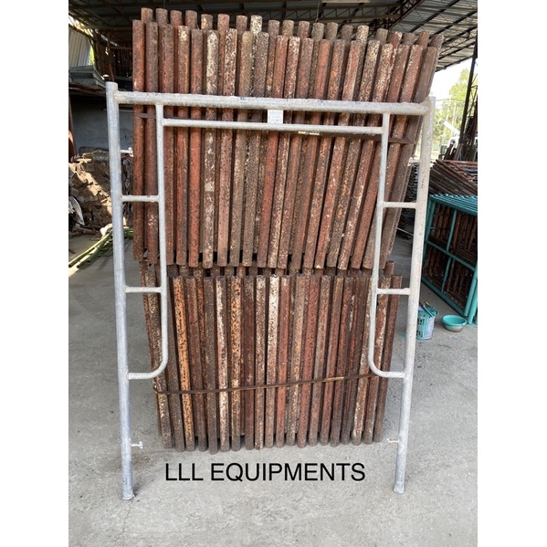 5'7'' GI SCAFFOLDING (USED) (FREE SHIPPING)complete with cross & joint ...