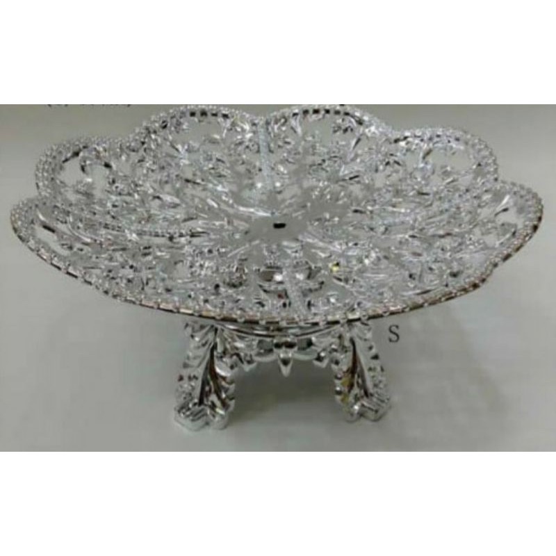 Dulang hantaran berkaki. 1 set comes with top & base. Silver colour ...