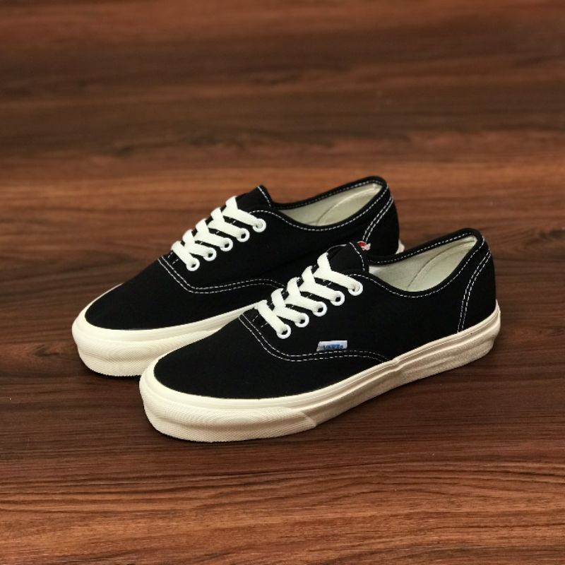 Authentic va_ns shoes OG black white A | Shopee Malaysia