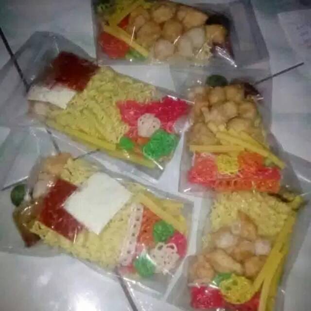 Seblak Spicy Instant Snack Contents 5pcs | Shopee Malaysia
