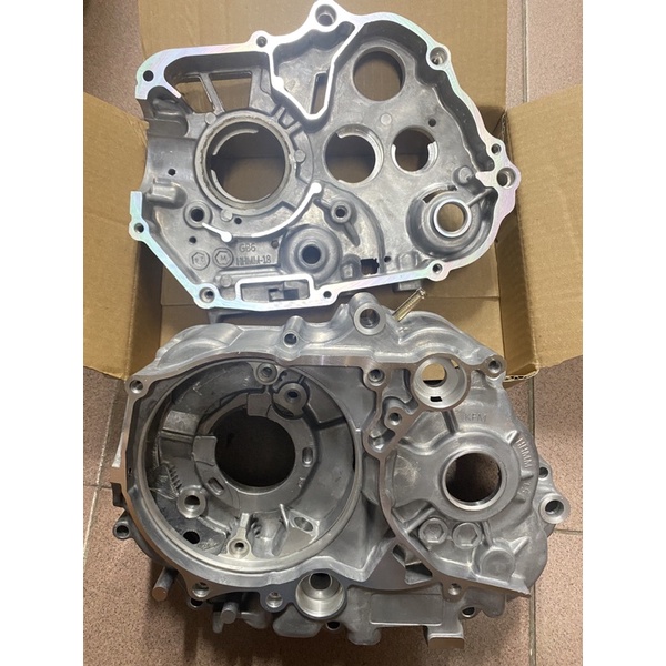 EX5, EX5 Dream Right Crankcase Honda 100% original // Set Stronger ...