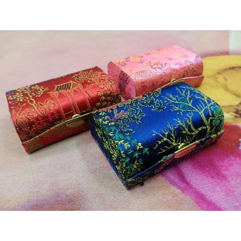 BOX EMAS DESIGN BATIK EKSLUSIF !!! | Shopee Malaysia