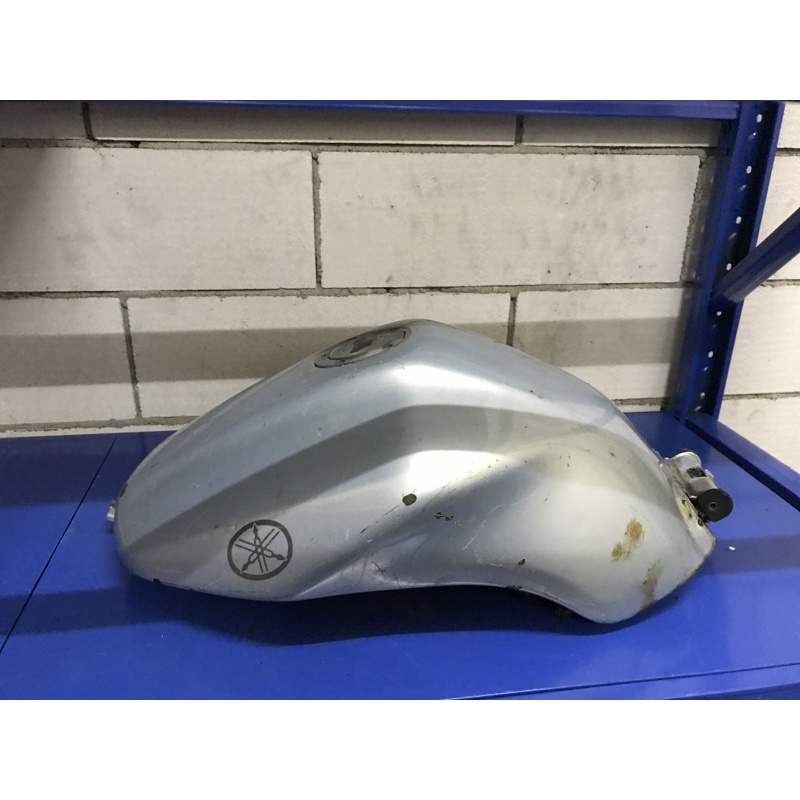 Yamaha FZS 600 Fazer RJ02 Fuel Tank Silver Fuel Tank Fuel Tank # F1 ...