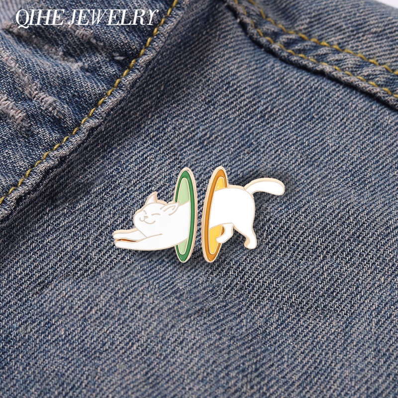 Cat Jumping Enamel Pin Badges Lapel Clothes Cute Animal Brooch Jump ...
