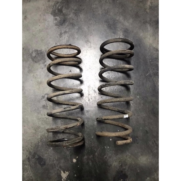 Nissan Sunny B11 belakang/ rear spring | Shopee Malaysia