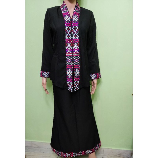 Baju kebaya moden dihiasi corak motif Rungus (corak pinakol). | Shopee ...