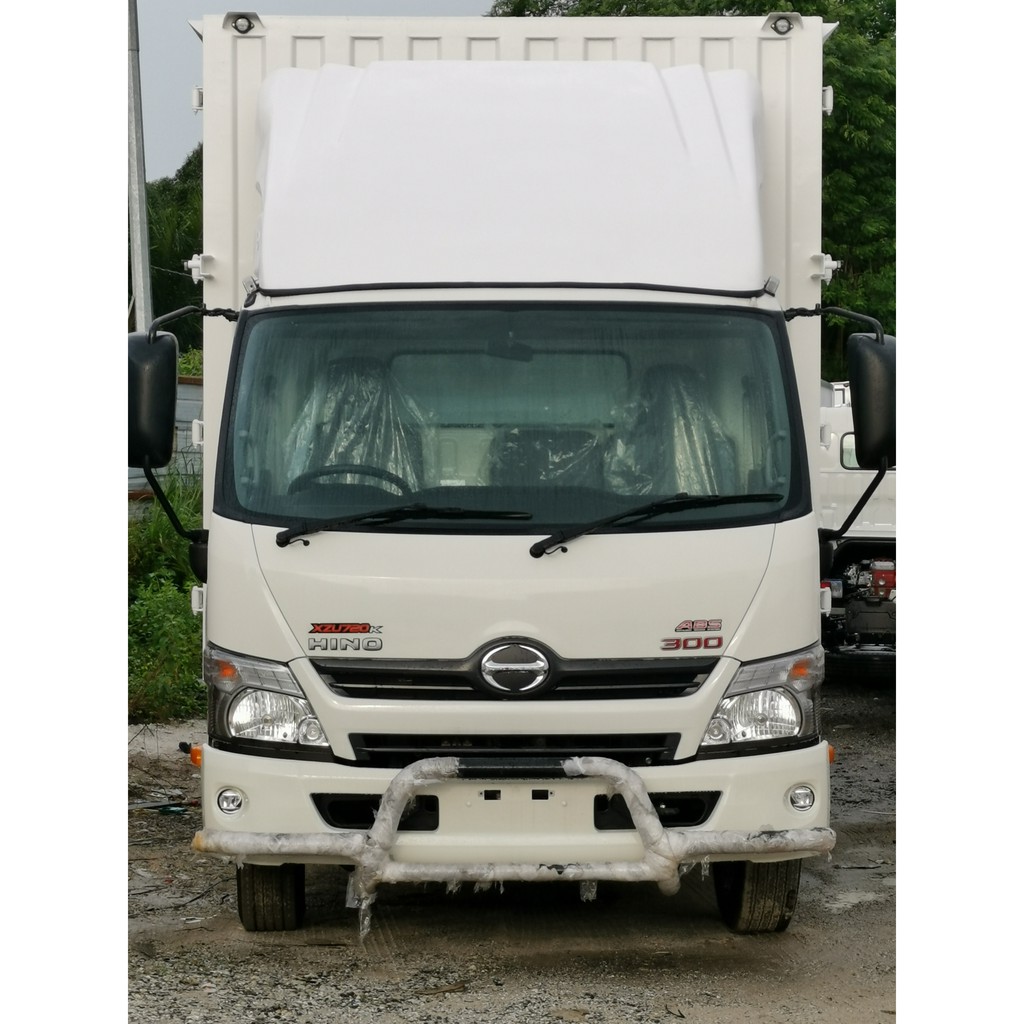 HINO XZU720K 2018 @ LORRY AIRFOIL / WIND DEFLECTOR / AIR CUTTER/ WIND ...